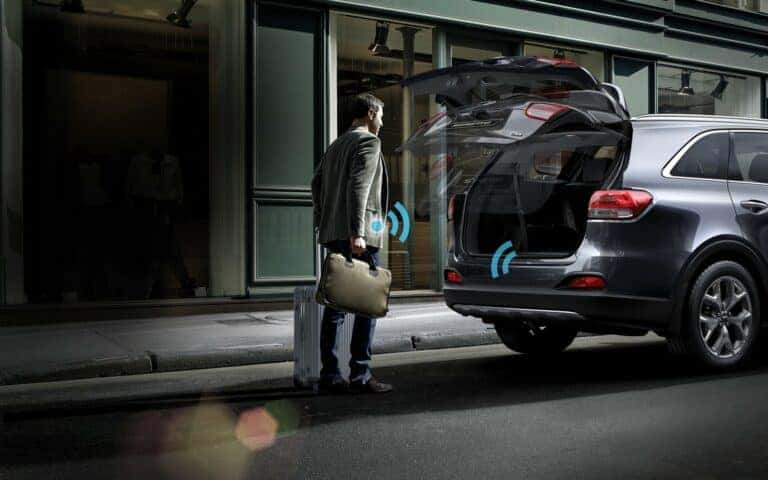 Using the Kia Smart Power Liftgate - Advanced Features - Model Research